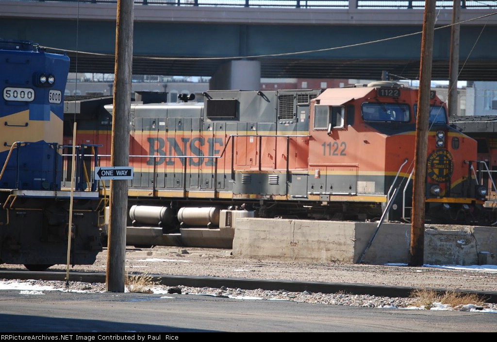 BNSF 1122
